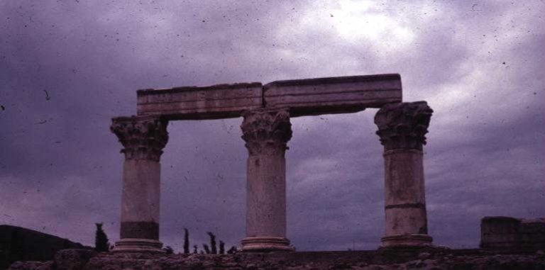 Corinth columns - Wisdom Words